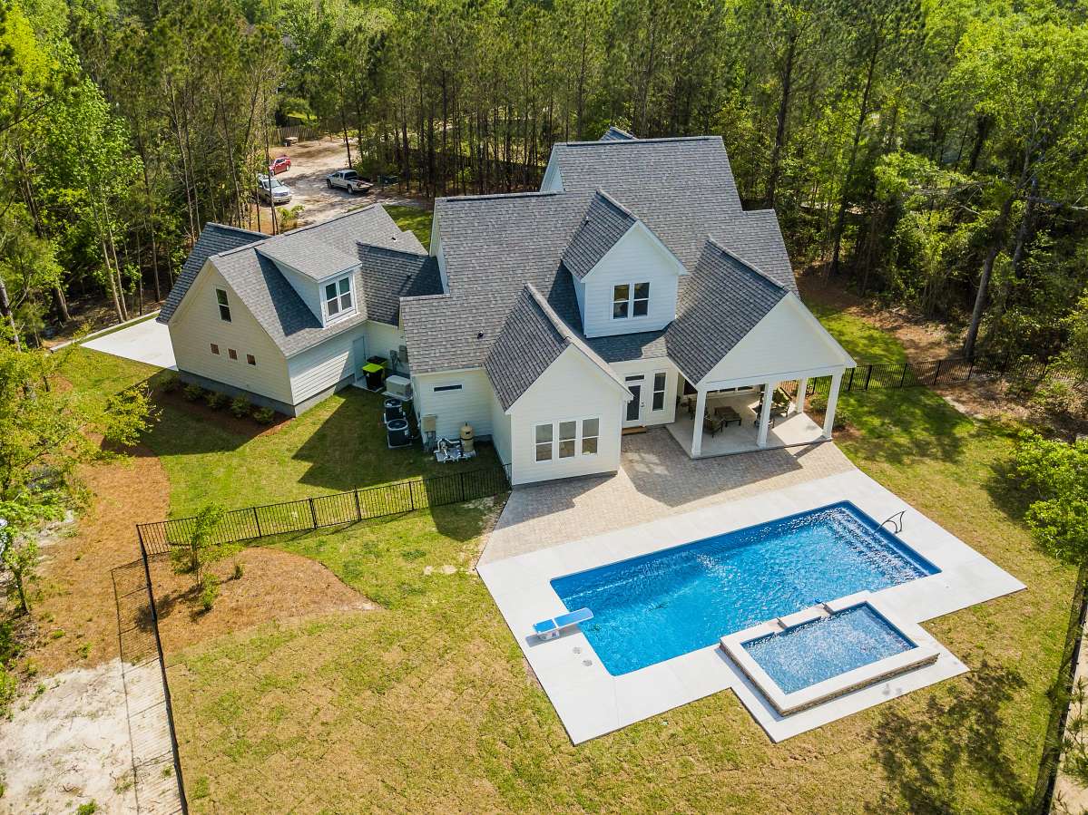 Options & Features - Liberty Pool